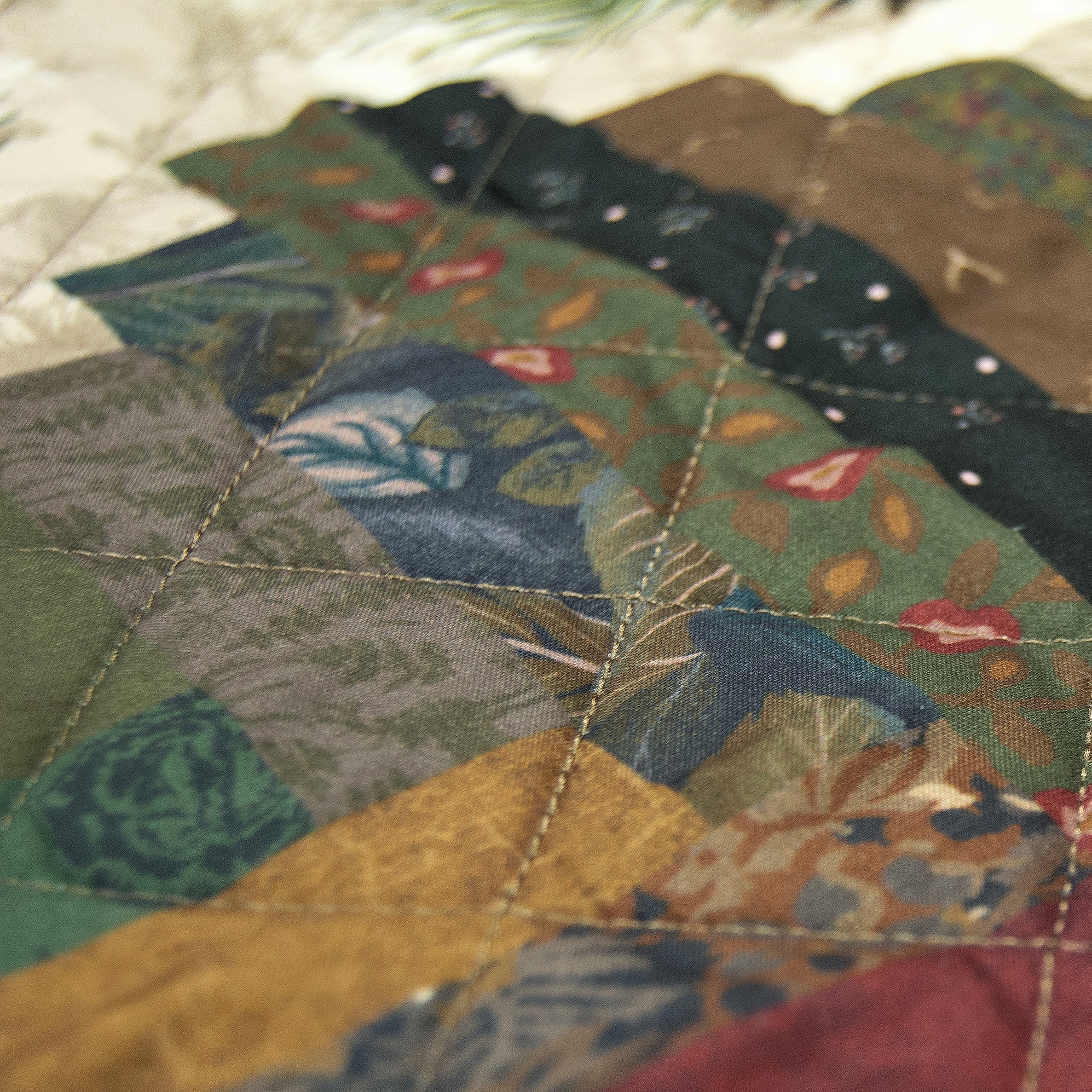 Mount Sanitas Pinecone Patterned Quilt Set | The Cabin Shack